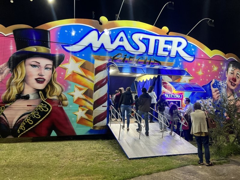 Com sucesso na estreia, Master Circus continua em Valinhos com ...