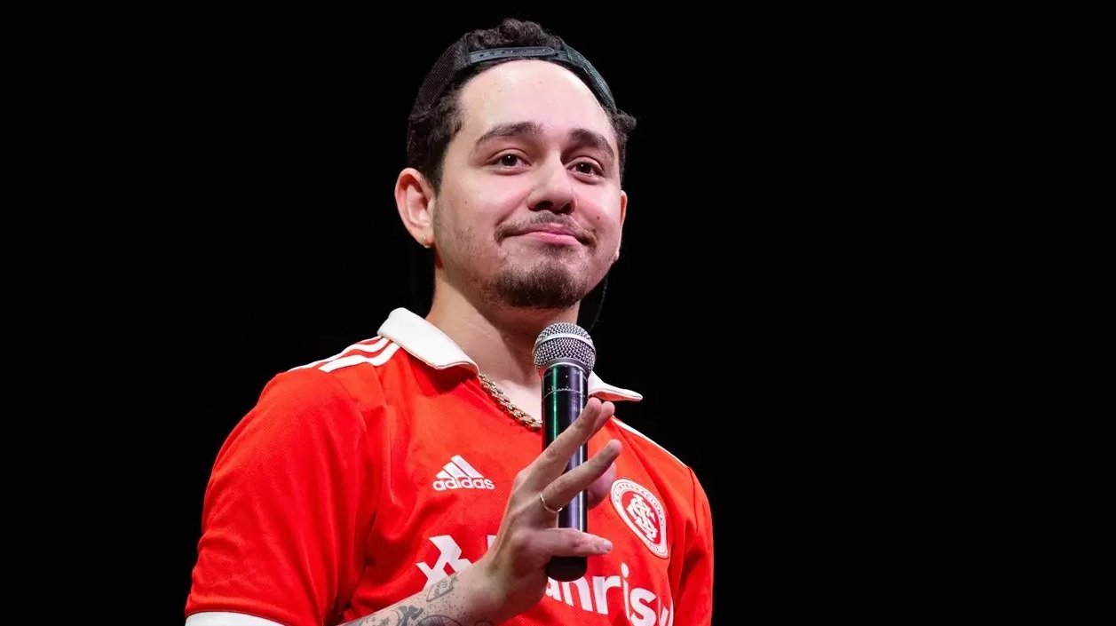 Gio Lisboa chega com stand-up “Fora da Casinha” em Campinas - Jornal ...