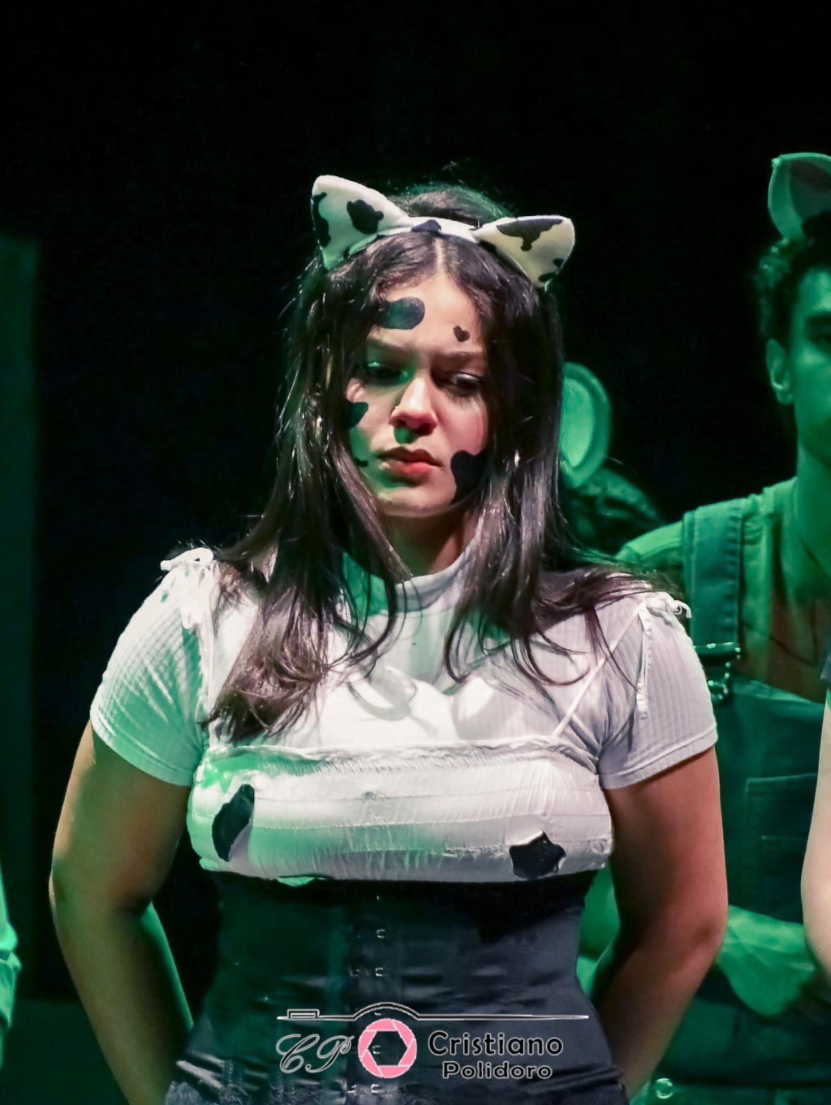 Beatriz Casarin interpreta Maria na Paixão de Cristo 2025 em Valinhos ...